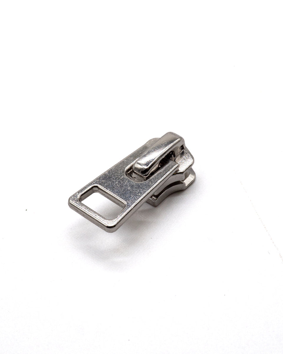 Slider with puller for making a zipper | Leatherbox